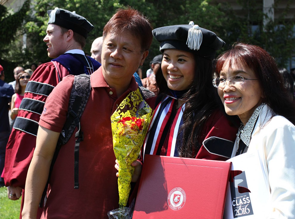 Crowning moment: 2016 Commencement in photos | CAHNRS News | Washington ...