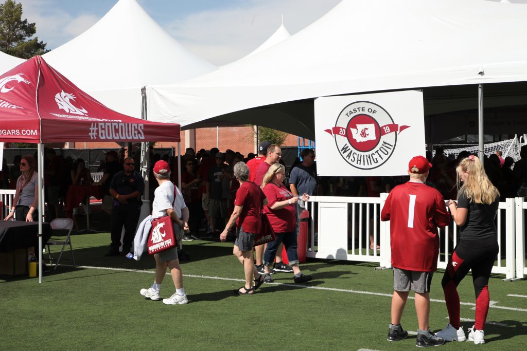 Football fans enjoy showcase of WSU wine science | CAHNRS News ...