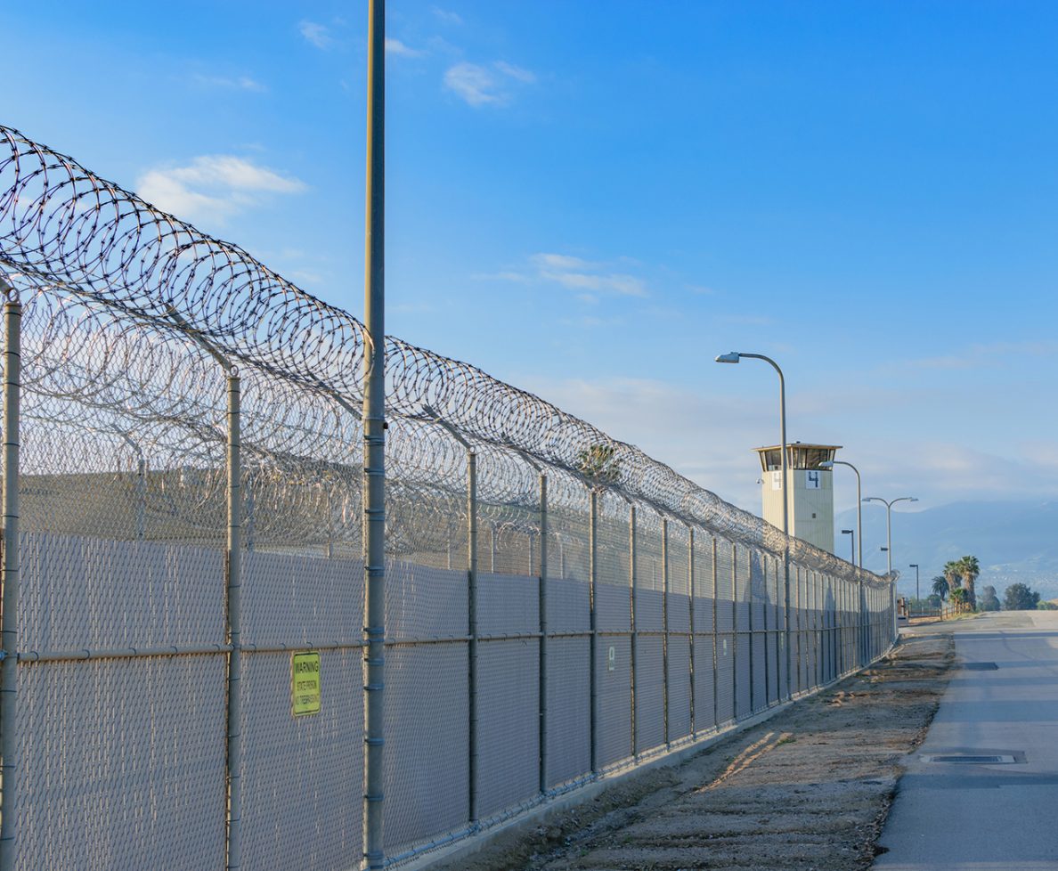 Privatized prisons lead to more inmates, longer sentences, study finds ...