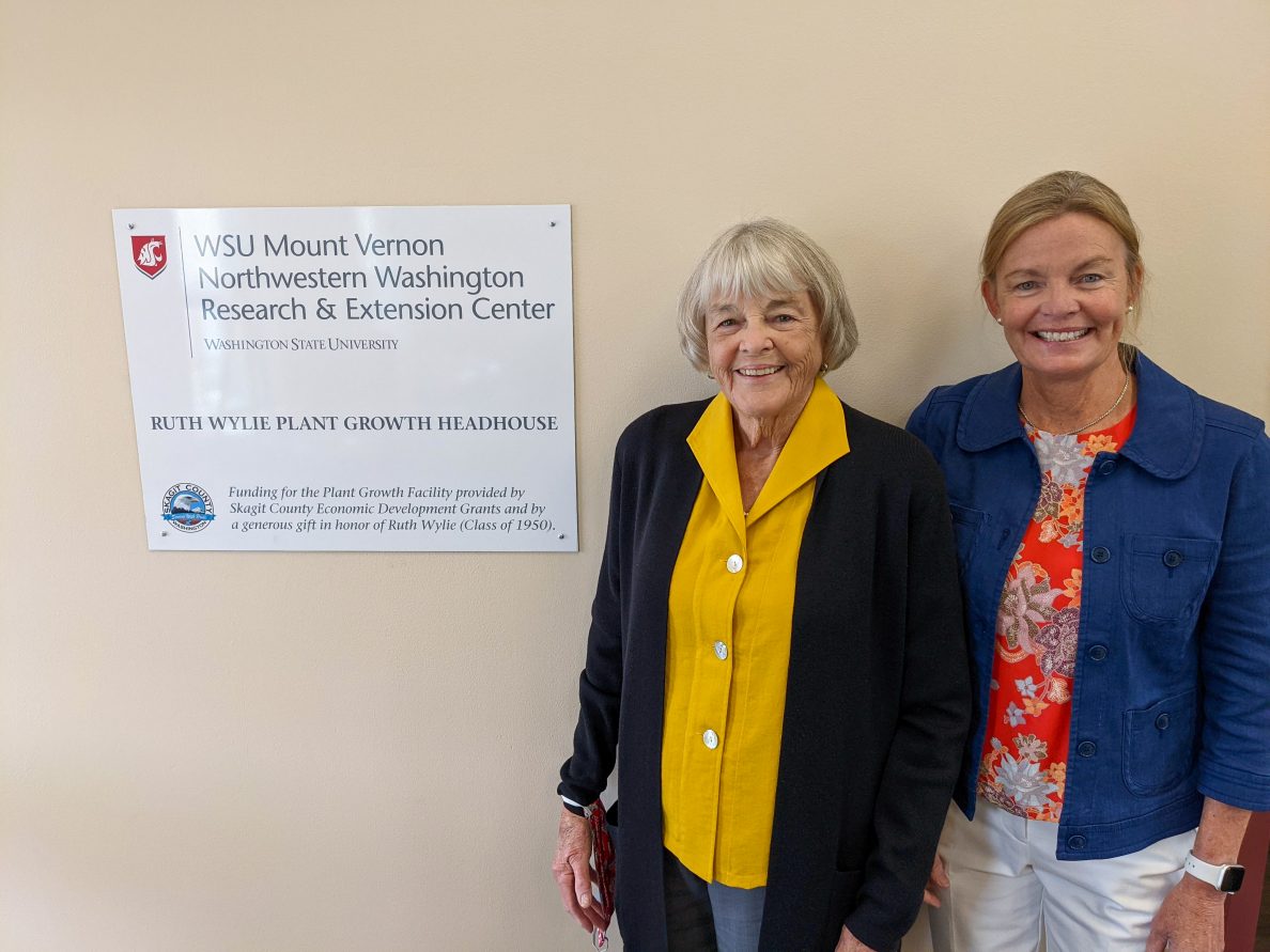 Ruth Wylie cuts grand opening ribbon to new Headhouse | CAHNRS News ...