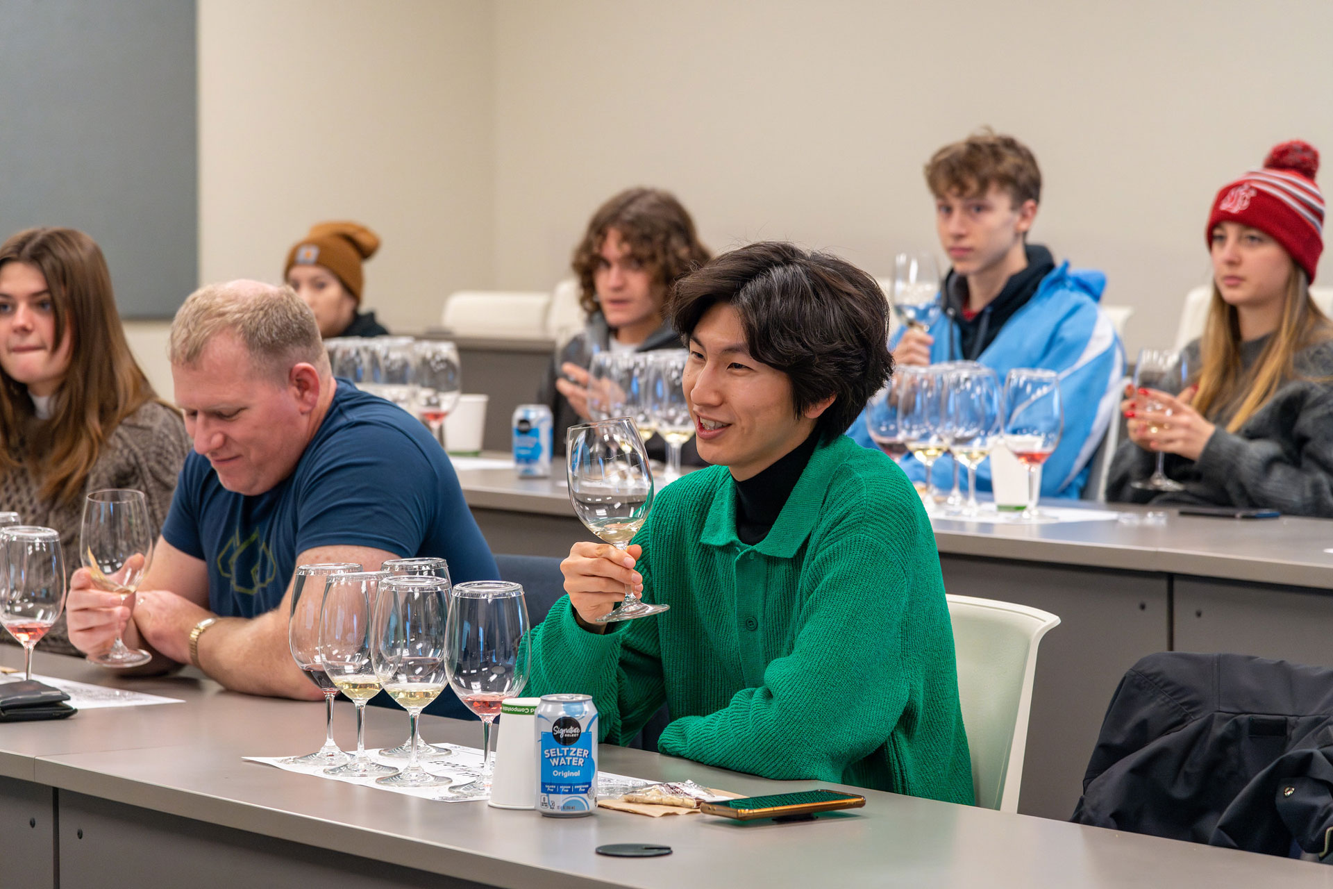 WSU Pullman students meet peers, tour winemaking facilities at WSU Tri ...