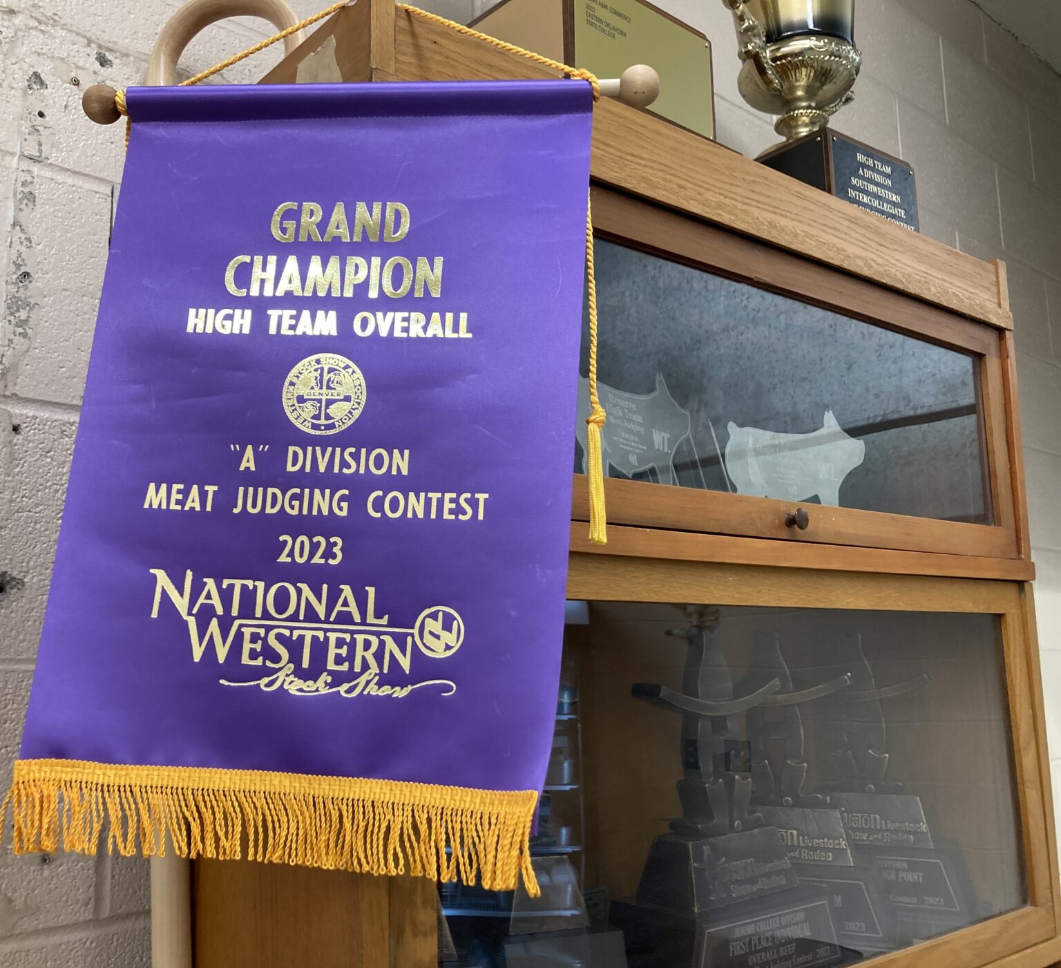 Circle complete: alumnus Gordon Davis receives top animal science honor ...