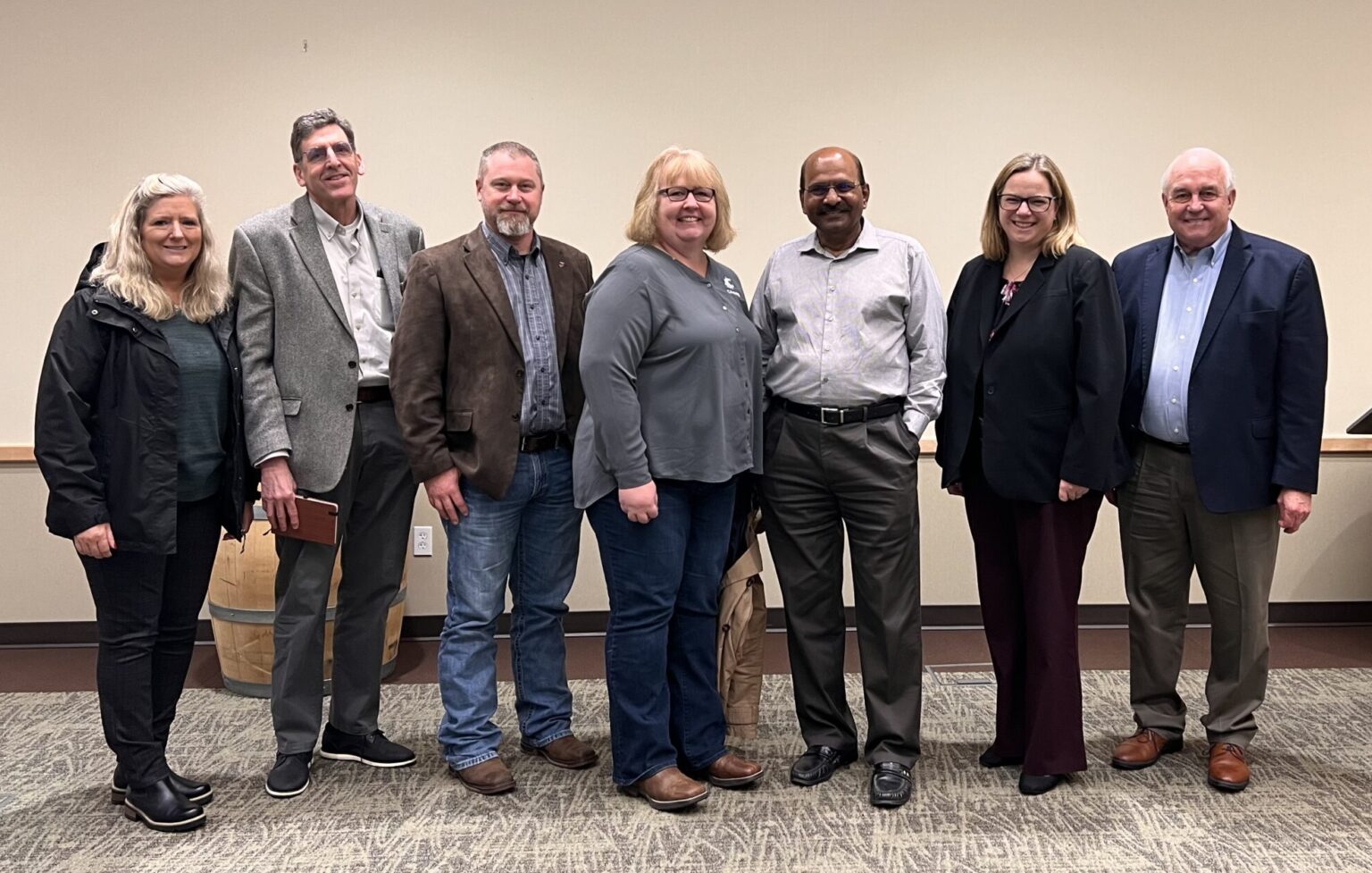 USDA undersecretary encounters research for specialty crops at Prosser ...