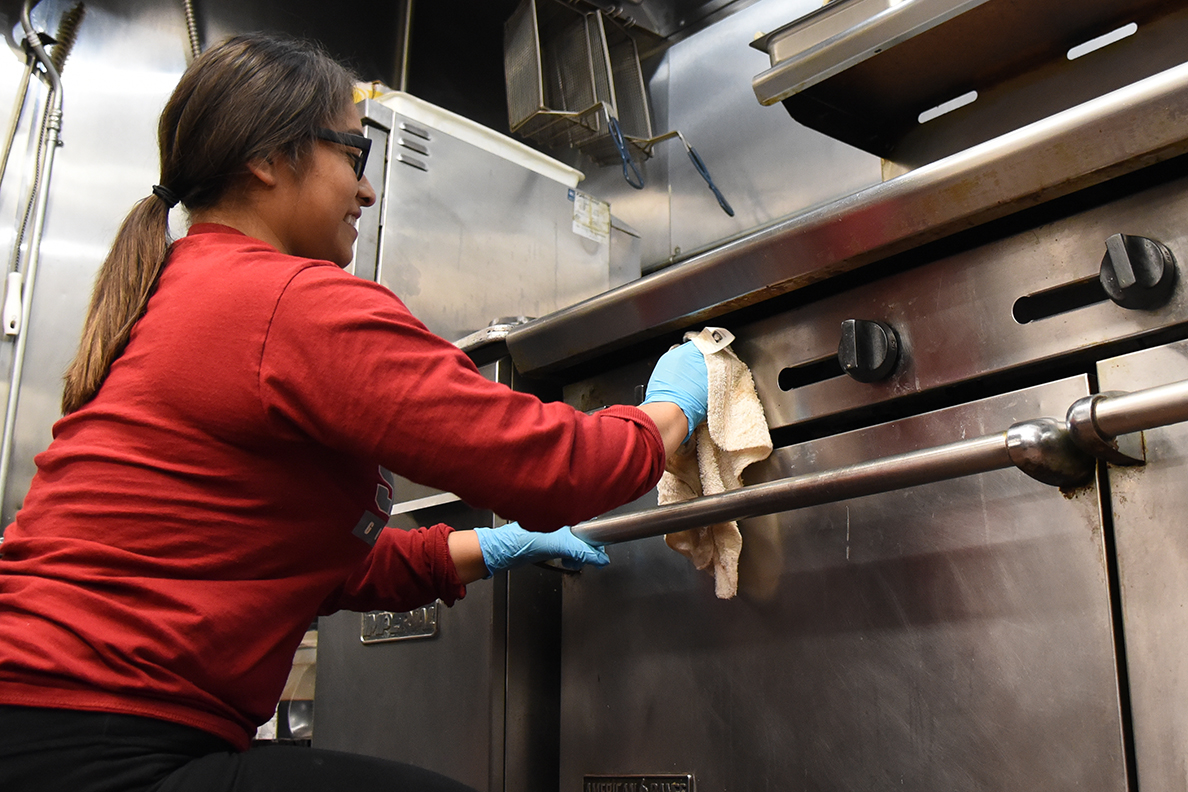 WSU Tri‑Cities students explore homelessness at Tri‑City Union Gospel ...