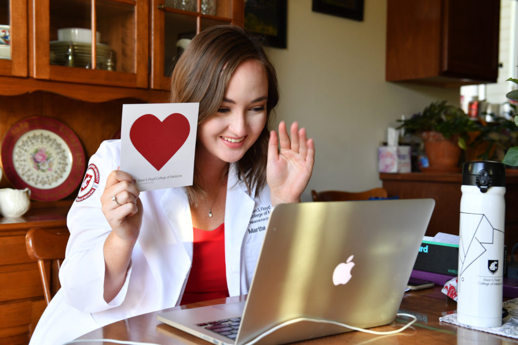 White Coat ceremonies go virtual: Families celebrate at home | WSU ...