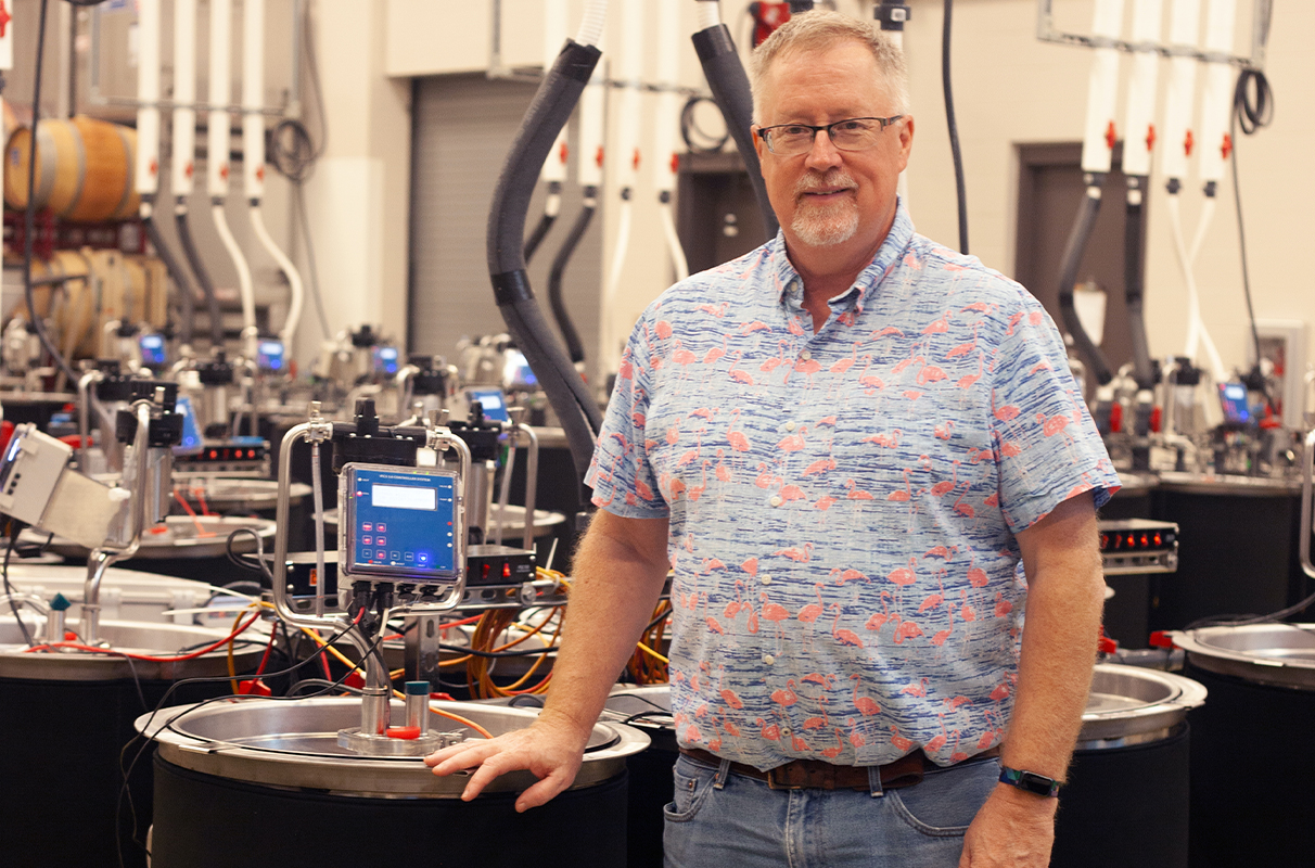 WSU’s Tom Collins named innovator of the year by Wine Enthusiast ...