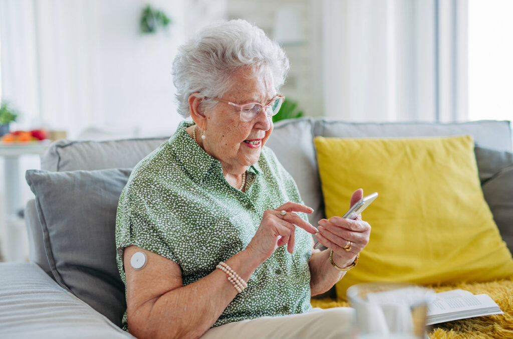 New tech for managing type 1 diabetes is effective for older adults ...