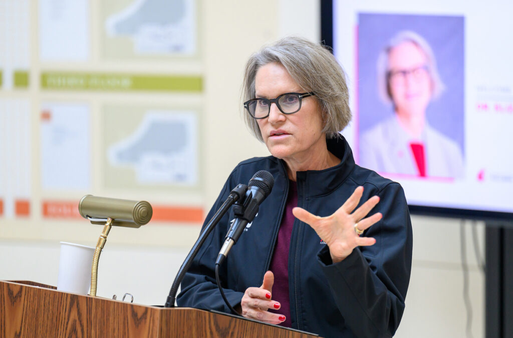 President Cantwell concludes statewide ‘whistle‑stop’ tour | WSU Insider | Washington State ...