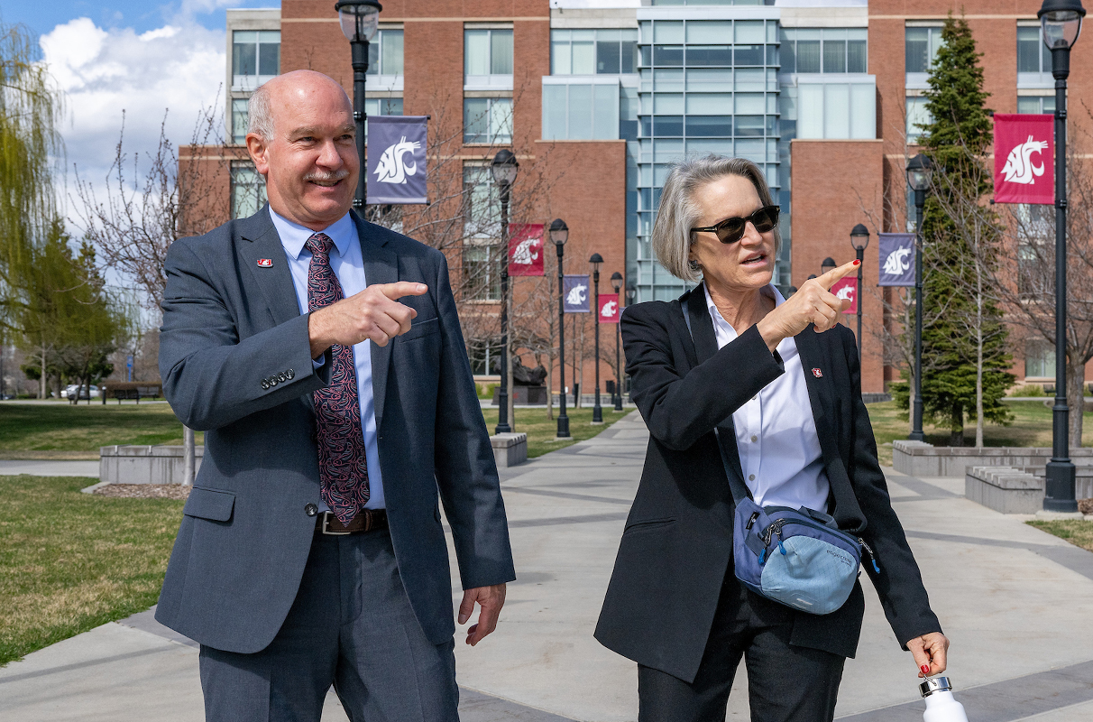 President Cantwell concludes statewide ‘whistle‑stop’ tour | WSU Insider | Washington State ...
