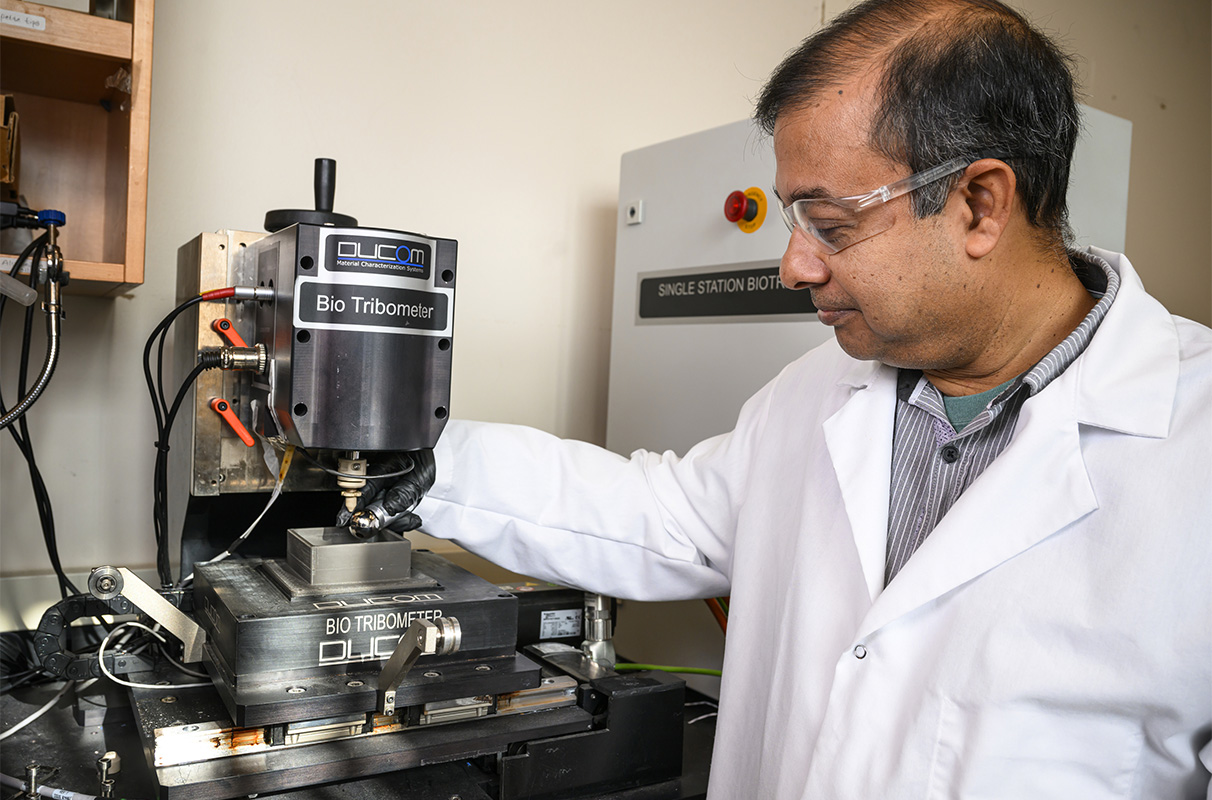 Infection-resistant, 3D‑printed metals developed for implants | WSU ...