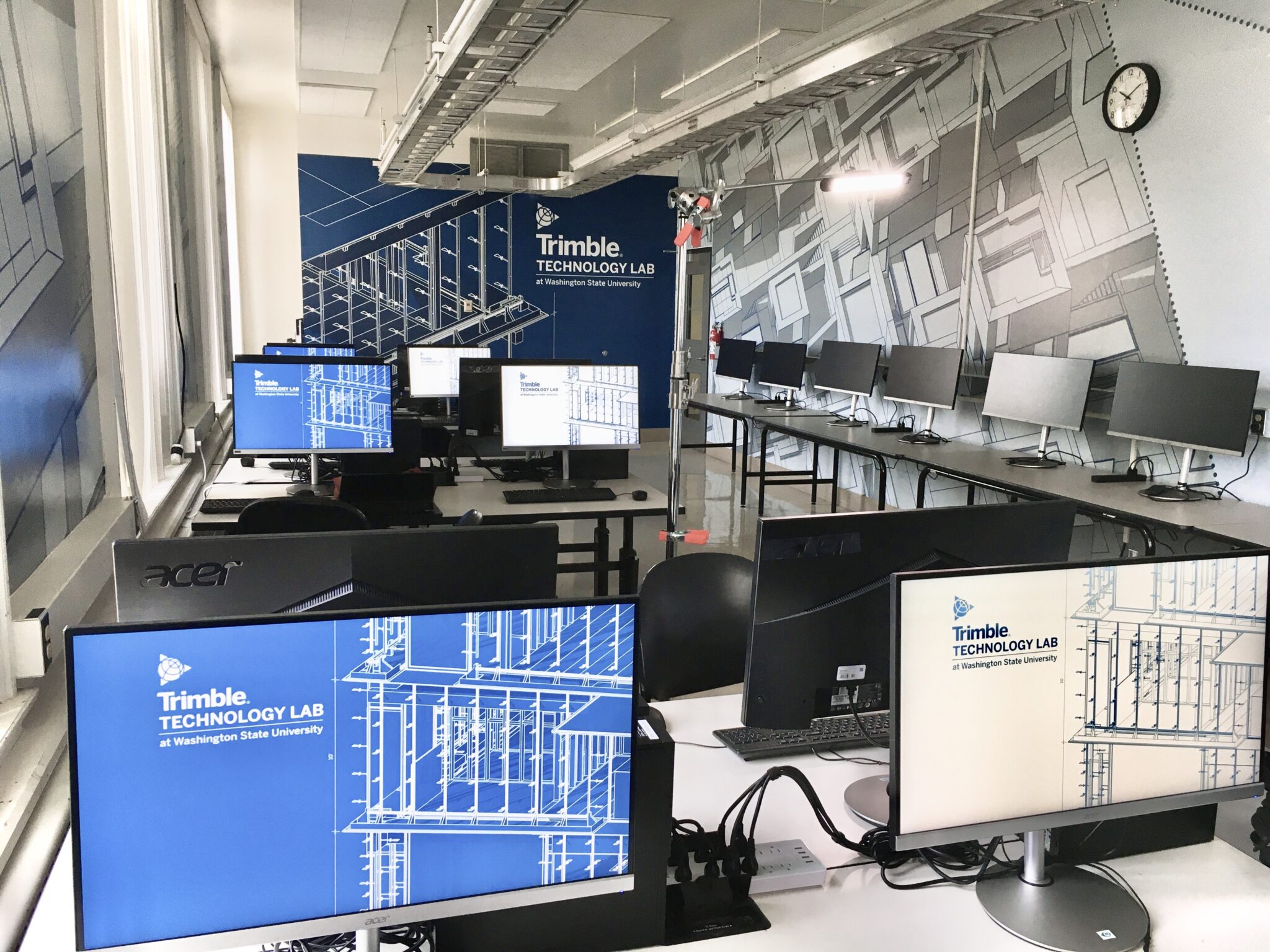 Tutoring Stations at WSU Trimble Technology Lab | Trimble Technology ...